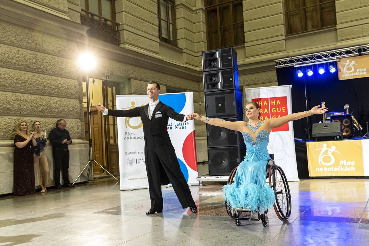 Ples na kolečkách – 4. ročník – Sportovní klub vozíčkářů Praha